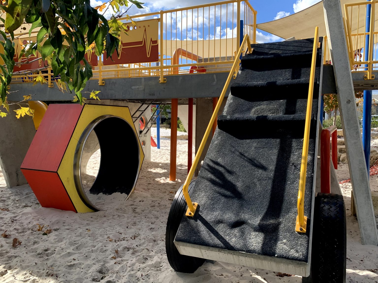 Newhaven Robot Park (Piara Waters) - Playground Review - Melville Mums