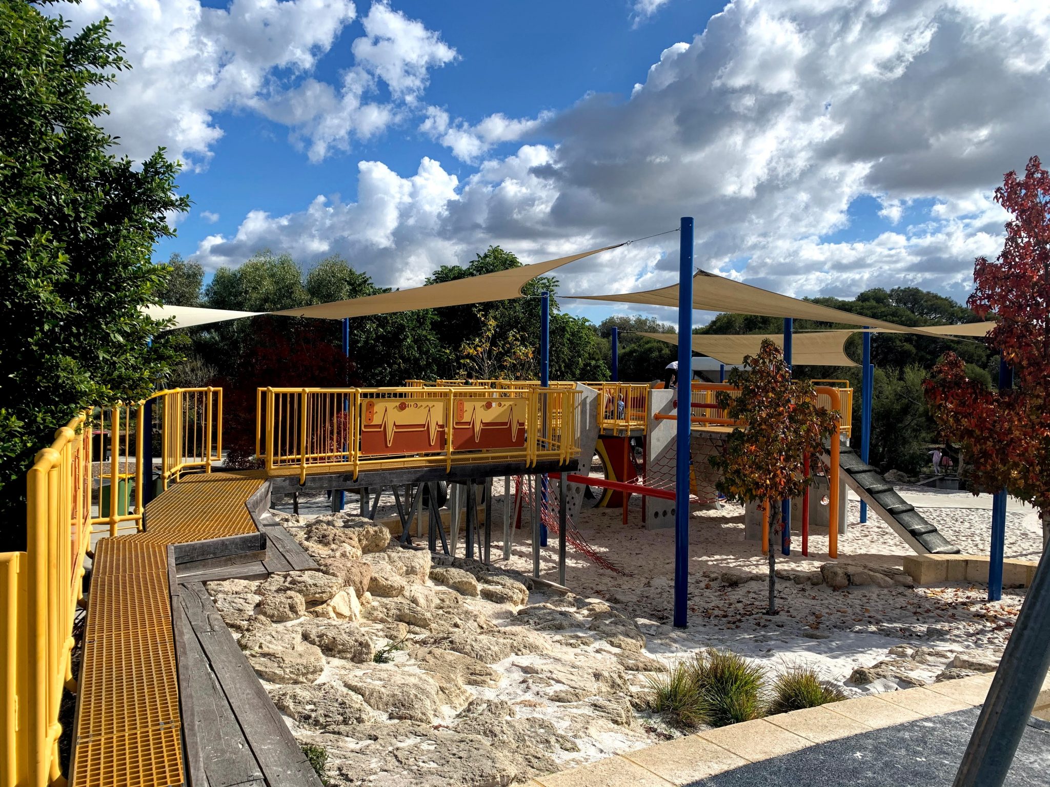 Newhaven Robot Park (Piara Waters) - Playground Review - Melville Mums